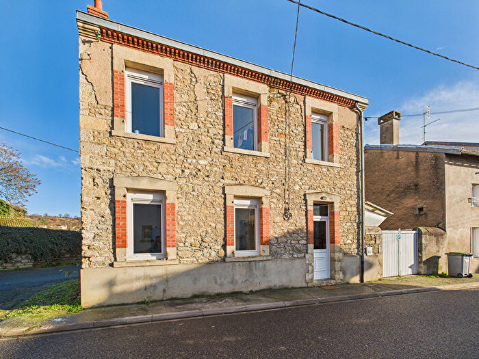 Maison à vendre - Aigueperse - 3 pièces - 2 chambres