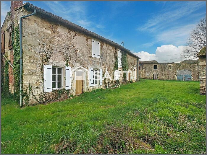 Maison à vendre - La Crèche - 7 pièces - 5 chambres