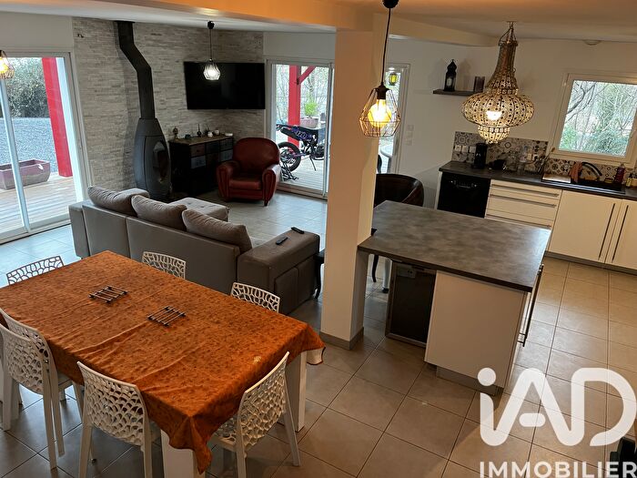 Maison à vendre - Saint-Pée-sur-Nivelle - 5 pièces - 3 chambres