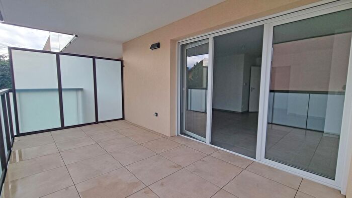 Appartement à louer - Fontaine, Centre-ville, Mairie - 3 pièces - 2 chambres