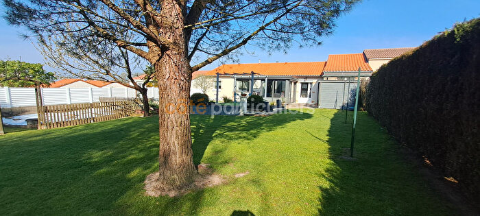 Maison à vendre - Mortagne-sur-Sèvre - 6 pièces - 3 chambres