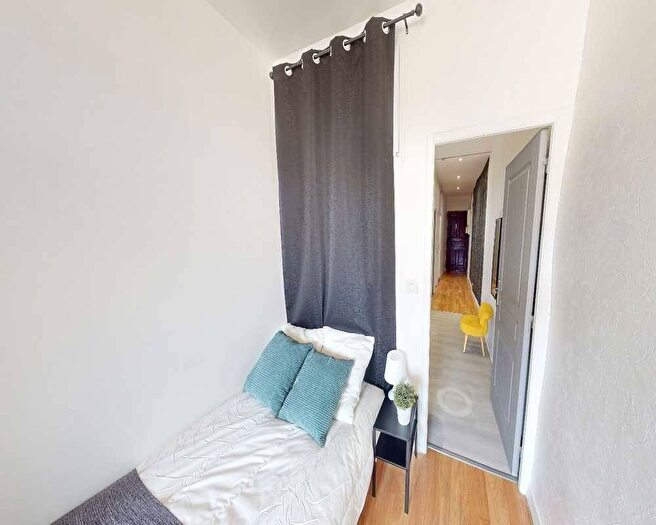 Appartement à louer - Vieux Lyon, Lyon ème arrondissement - 3 pièces - 6 chambres