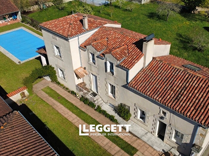 Maison à vendre - Puyréaux - 5 pièces - 4 chambres