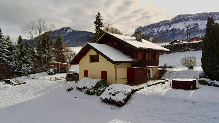 Maison à vendre - La Roche-sur-Foron - 6 pièces - 4 chambres