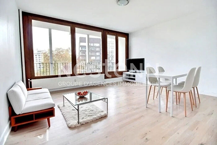 Appartement à vendre - Courbevoie, Hôtel de ville - 3 pièces - 2 chambres