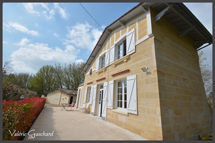 Maison à vendre - Saint-Médard-de-Guizières - 4 pièces - 2 chambres