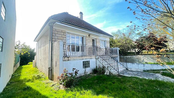 Maison à vendre - Triel-sur-Seine - 6 pièces - 4 chambres