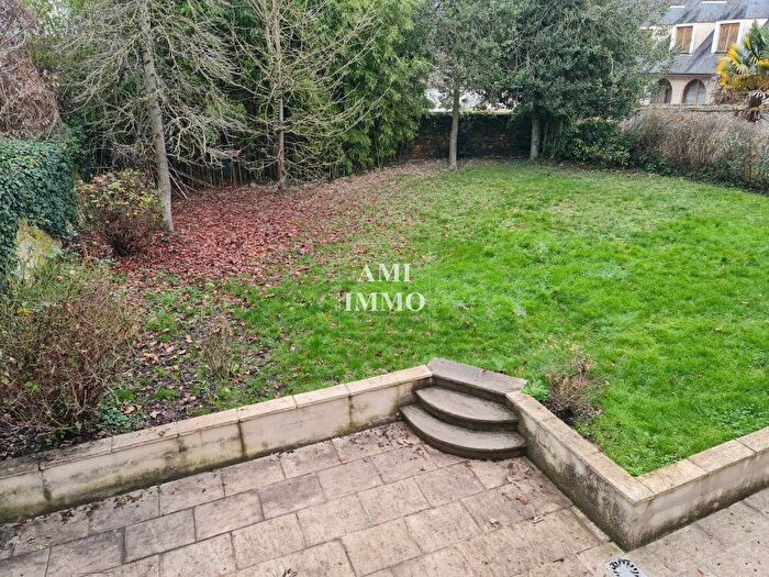 Maison à louer - Bièvres - 5 pièces - 3 chambres