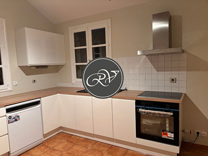 Maison à louer - Saint-Genis-les-Ollières - 6 pièces - 4 chambres