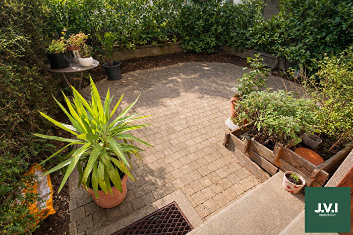 Appartement à vendre - Enghien-les-Bains - 3 pièces - 2 chambres