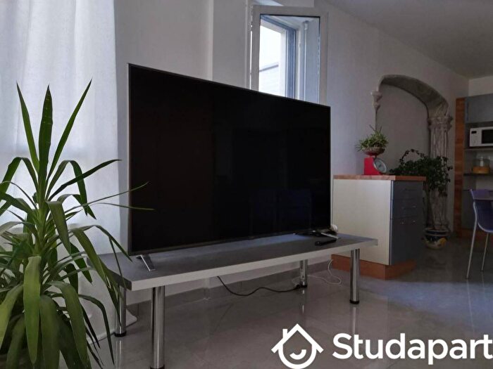 Charpennes-Tonkin, Villeurbanne : Appartement 1 pièce à louer