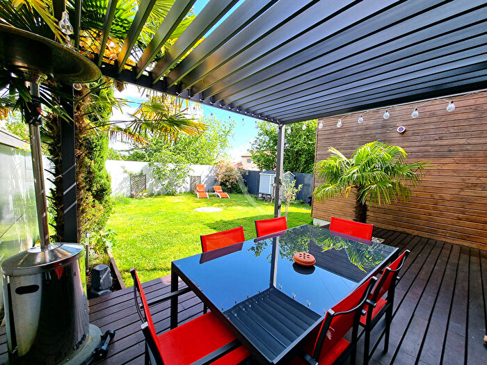 Maison à vendre - Saint-Sébastien-sur-Loire, Est - 5 pièces - 3 chambres