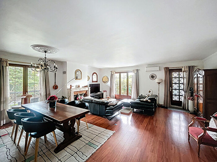 Maison à vendre - Ambarès-et-Lagrave, Centre-ville, Lagrave, Les Erables, Chêne Vert - 5 pièces - 3 chambres