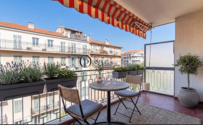 Appartement à vendre - Nice, Le Port - 3 pièces - 2 chambres