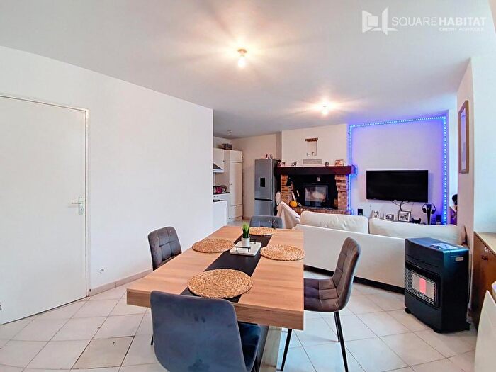 Maison à louer - Saint-Malon-sur-Mel - 6 pièces - 2 chambres