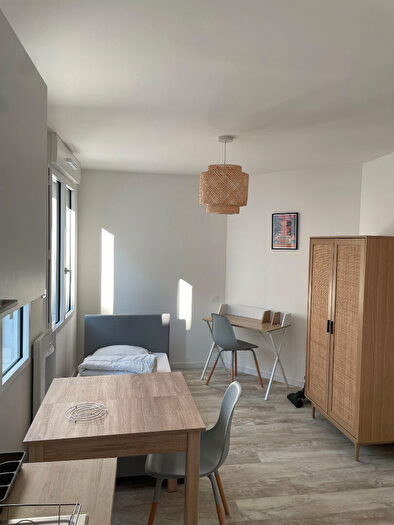 Appartement à louer - Quartiers Centre, Colombier - 1 pièce