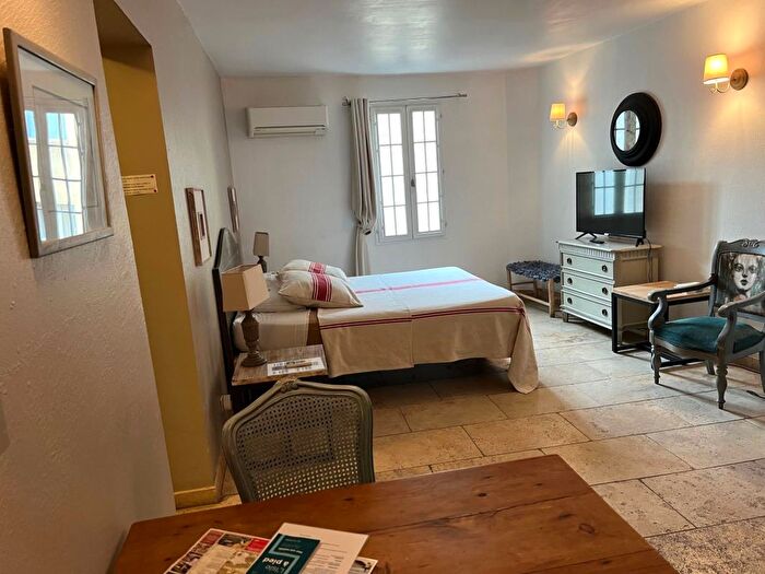 LIsle-sur-la-Sorgue : Appartement 1 pièce à vendre