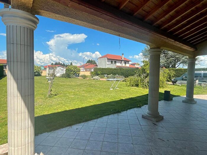 Maison à vendre - Sainte-Agathe-la-Bouteresse - 6 pièces - 3 chambres