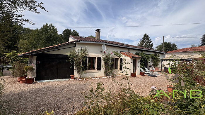 Maison 6 pièces à Saint-Adjutory, à vendre