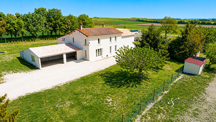 Maison 7 pièces à vendre à Allas-Champagne