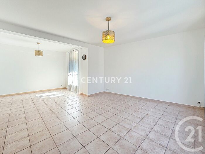 Appartement 3 pièces à Aubagne, Centre-ville, Beaumond, à louer