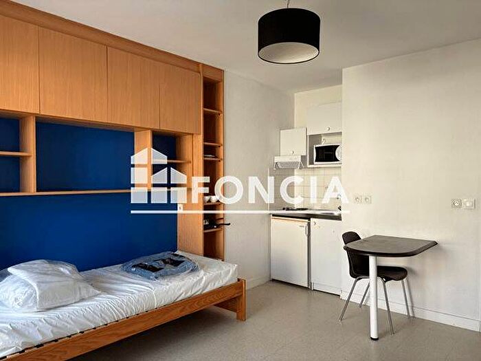 Appartement à louer - Nord, Bruz - 1 pièce