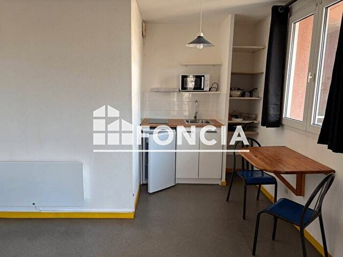 Appartement à louer - Centre Ville, Chambéry - 1 pièce