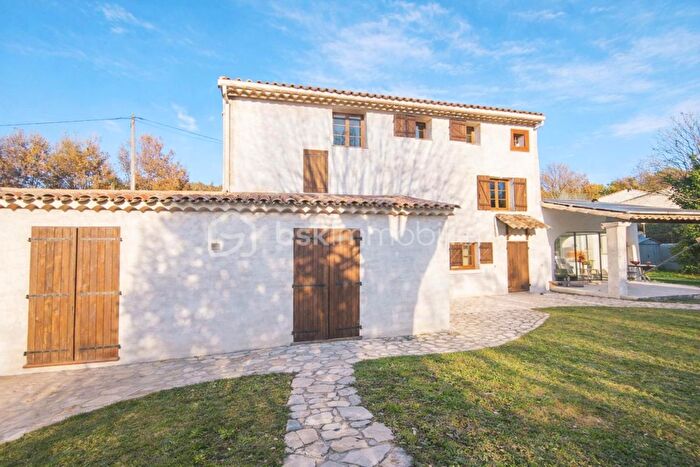 Maison à vendre - Villecroze - 6 pièces - 5 chambres