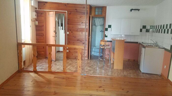Stade-Bourg, Beaumont - Appartement 1 pièce à louer
