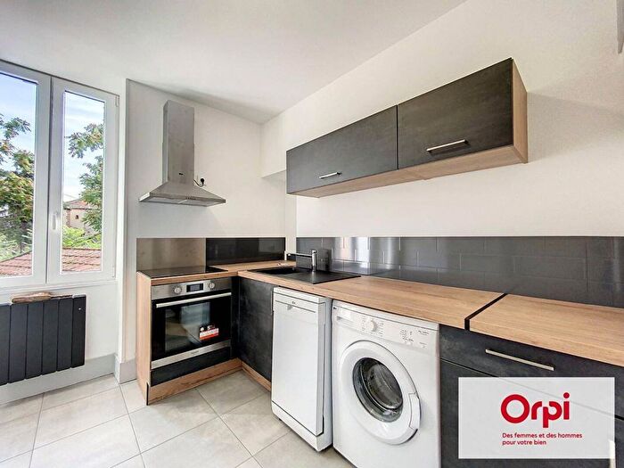 Appartement à louer - Cité Bretonnie-Chatelet-Favieres-Conches, Montluçon - 2 pièces - 1 chambre