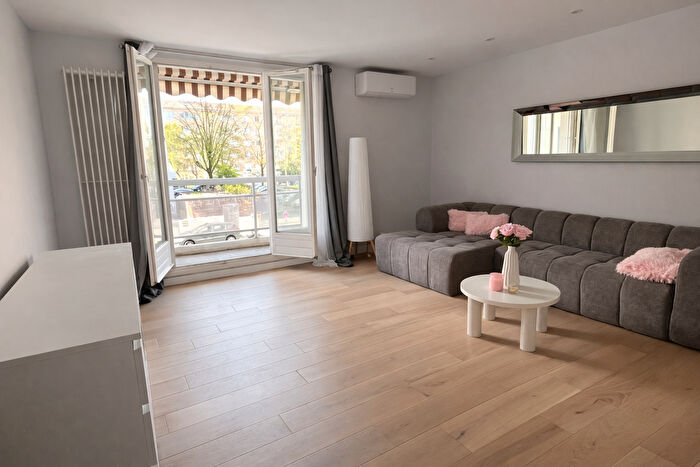 Villeurbanne, Perrallière : Appartement 3 pièces à vendre