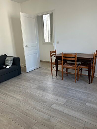 Appartement à louer - Paris e , Jean Moulin, Porte dOrléans - 2 pièces - 1 chambre