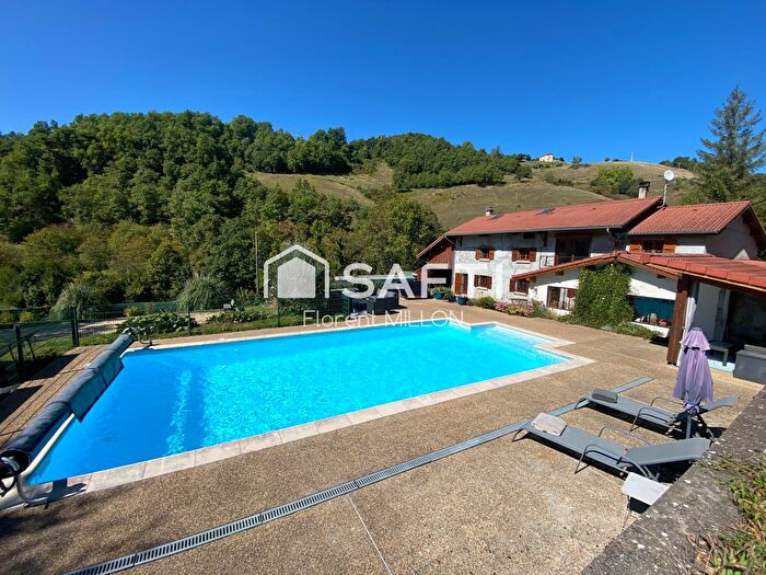 Vatilieu : Maison 9 pièces à vendre