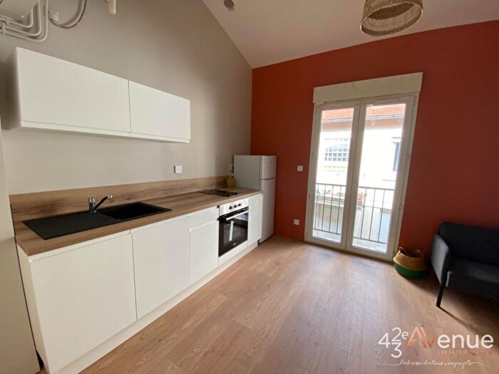 Appartement à louer - Saint-Étienne, Centre-ville, Peuple, Chavanelle - 1 pièce