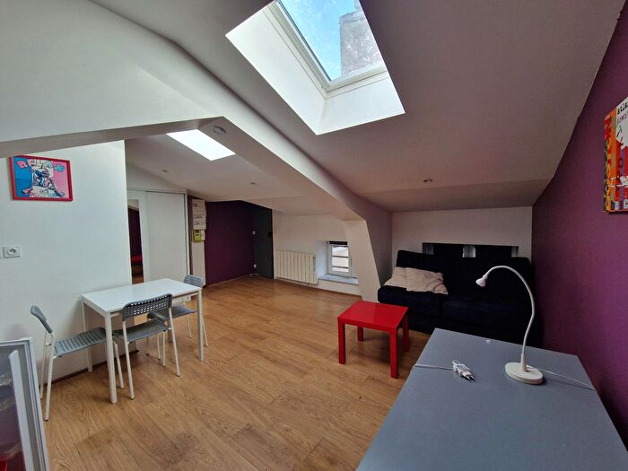 Appartement à louer - Saint-Étienne, Centre-ville, Peuple, Chavanelle - 1 pièce