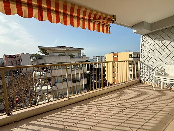 Appartement à vendre - Cannes, Pointe Croisette - 4 pièces - 3 chambres