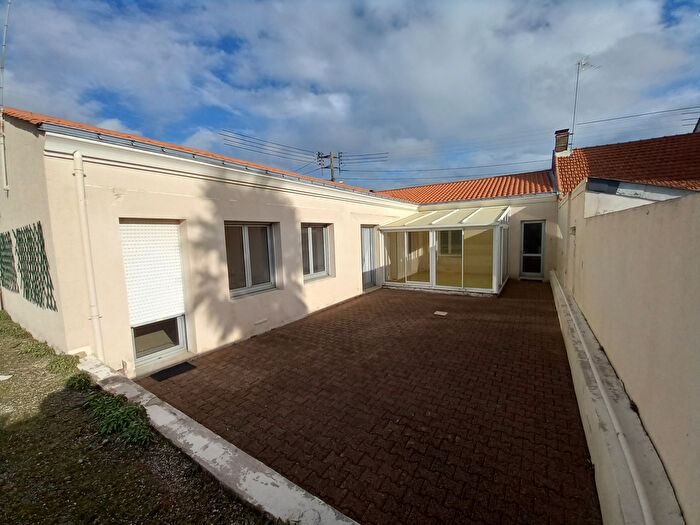 Maison à vendre - La Roche-sur-Yon, Pyramides, Jean-Yole - 5 pièces - 2 chambres