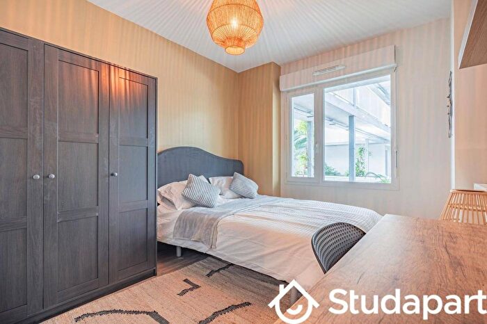 Appartement à louer - Bacalan, Bordeaux - 1 pièce - 3 chambres