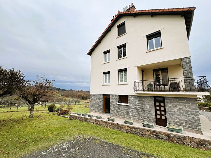 Maison à vendre - Sainte-Fortunade - 8 pièces - 3 chambres