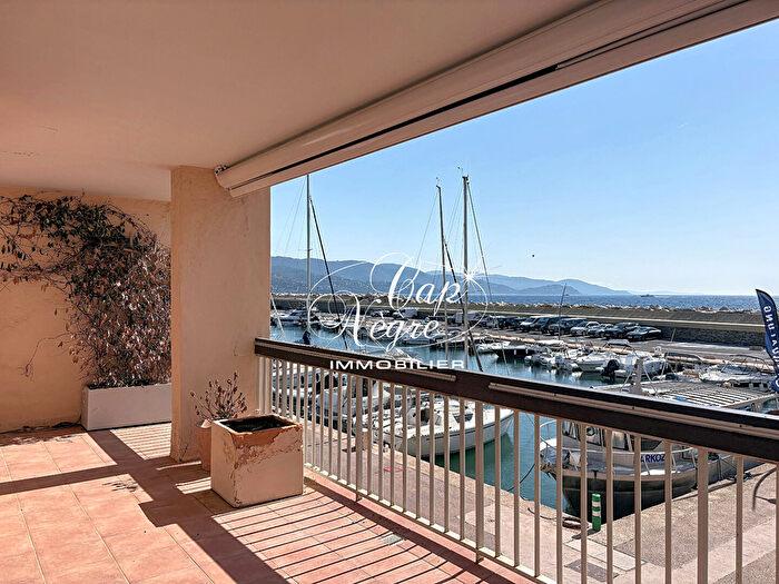 Appartement 4 pièces à vendre - Bormes-les-Mimosas, La Favière, Le Gau, Cap-Bénet, Cabasson, Plages