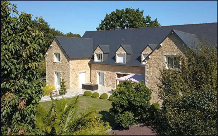 Maison à vendre - Pléguien - 12 pièces - 10 chambres