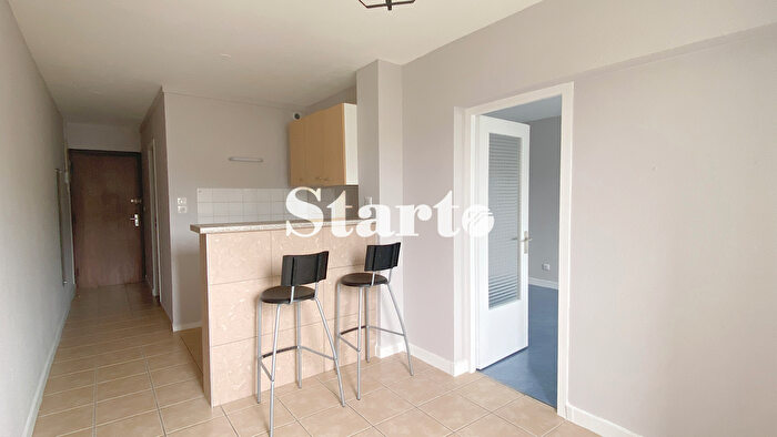 Appartement à louer - Dijon, Chartreuse - 2 pièces - 1 chambre