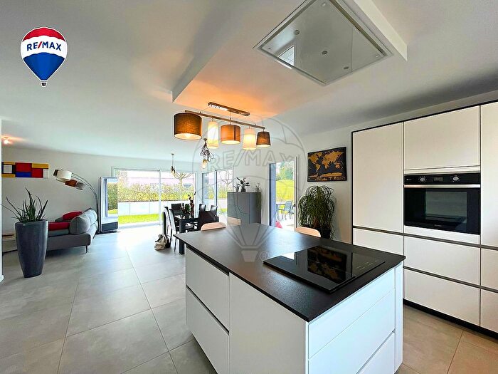 Maison à louer - Zimmersheim - 5 pièces - 3 chambres