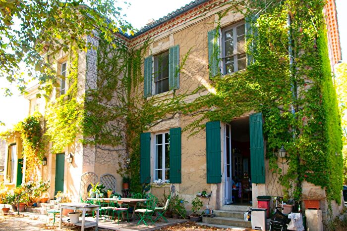 Maison à vendre - Le Thor - 13 pièces - 4 chambres