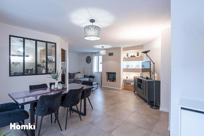 Maison 4 pièces à Les Pennes-Mirabeau, Cadeneaux, Monaco, à vendre