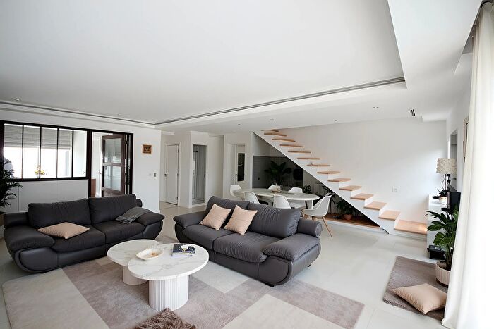 Maison 10 pièces à Achères, Les Plantes d'Hennemont, à vendre