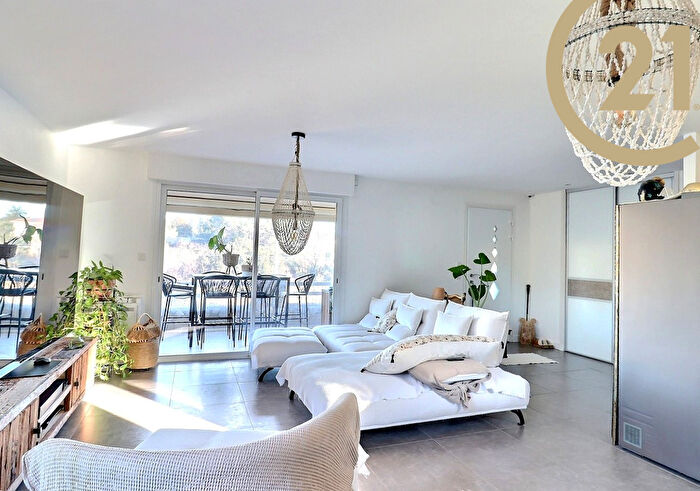 Maison à vendre - Fréjus - 6 pièces - 4 chambres