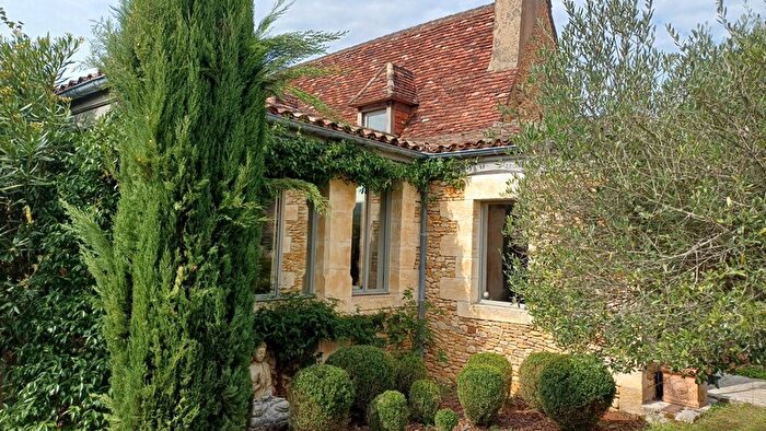 Maison à vendre - Sainte-Alvère - 9 pièces - 5 chambres