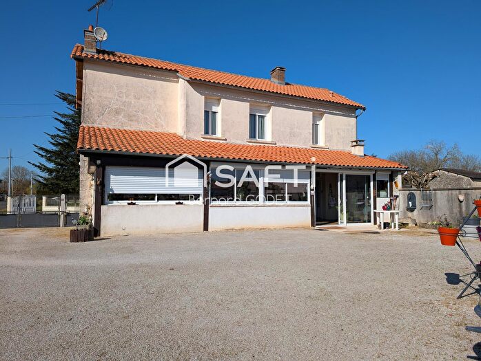 Maison à vendre - Verteuil-sur-Charente - 4 pièces - 2 chambres