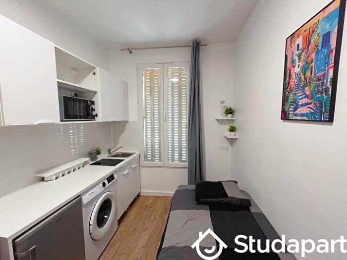 Appartement à louer - Hôtel de Ville, Courbevoie - 1 pièce